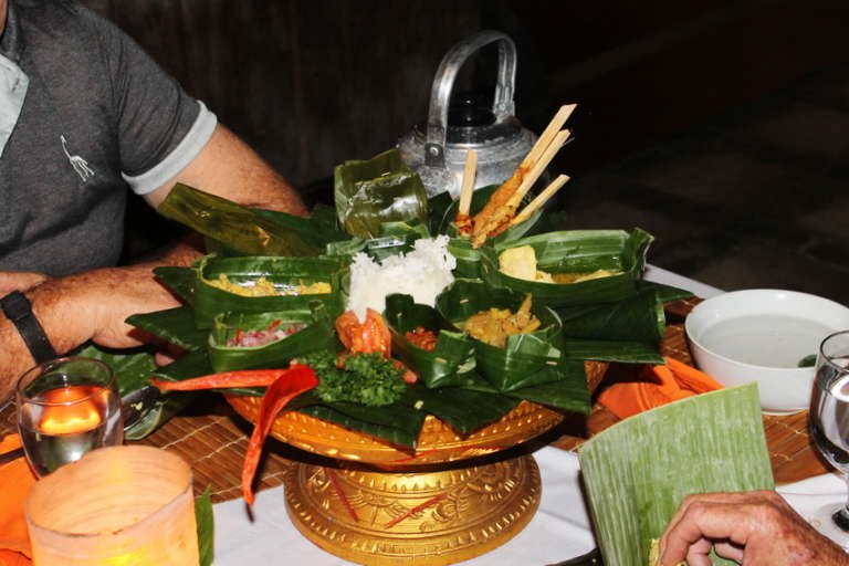 Balinese Rijsttafel 'Megibung' The Heritage Tradition from The King of ...